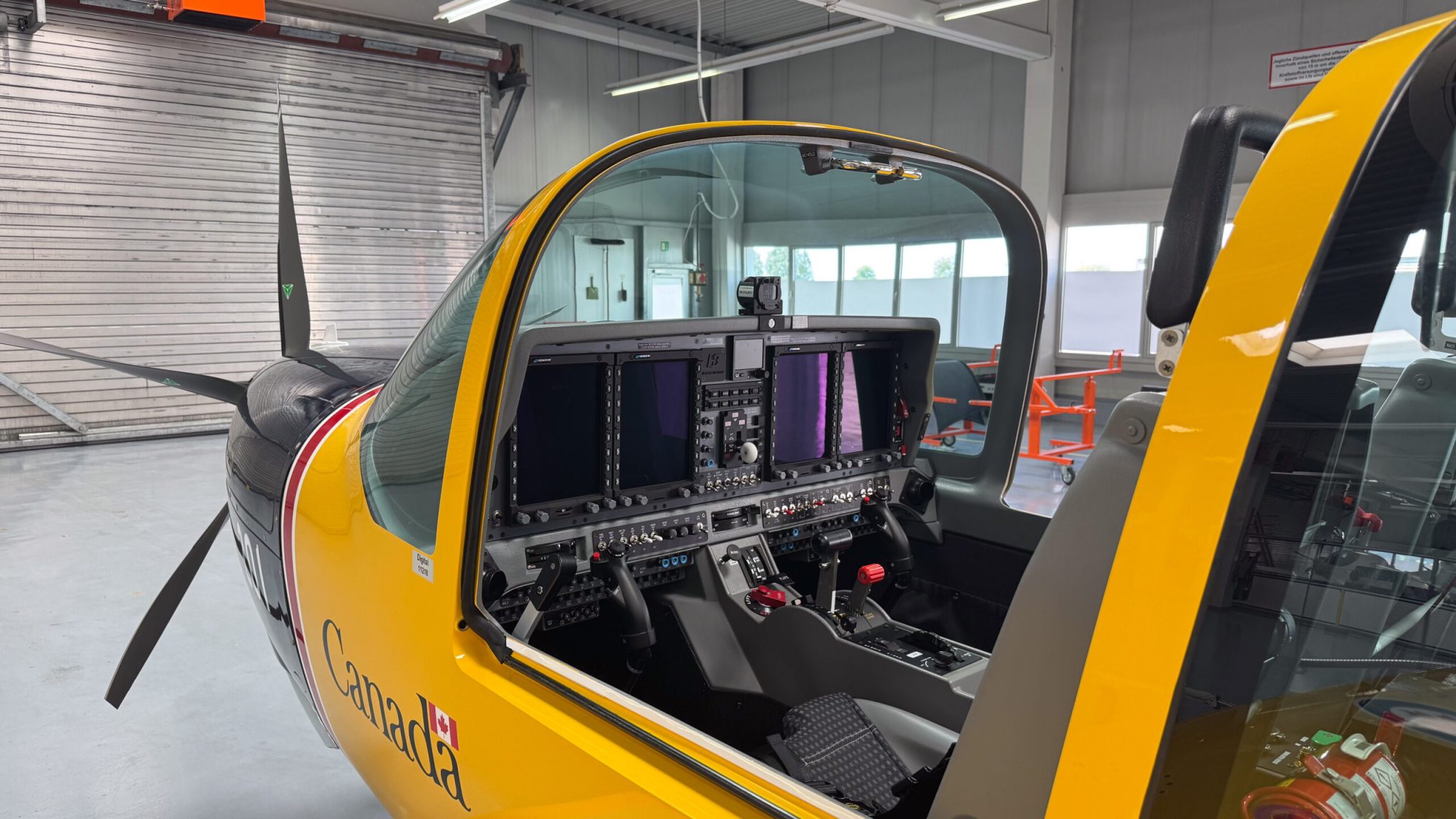 Grob G 120TP / RCAF CT-102B Astra II - AERO Gatineau-Ottawa